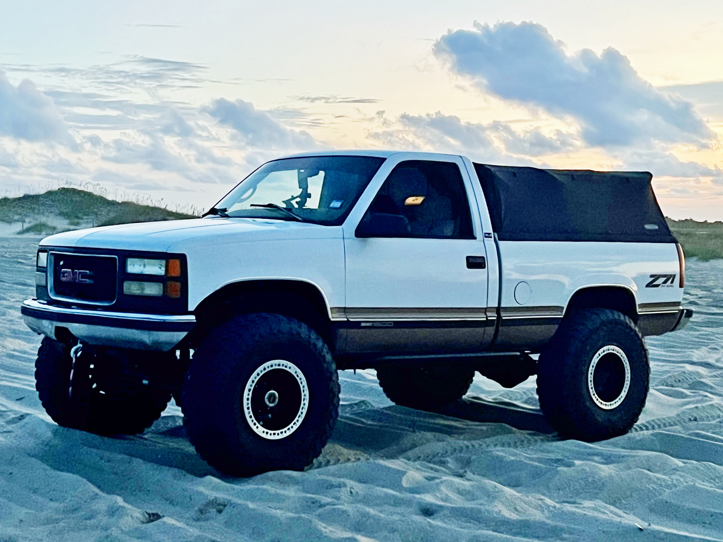 Wicked Dana 60 Solid Axle Swapped 1997 GMC Sierra 4x4