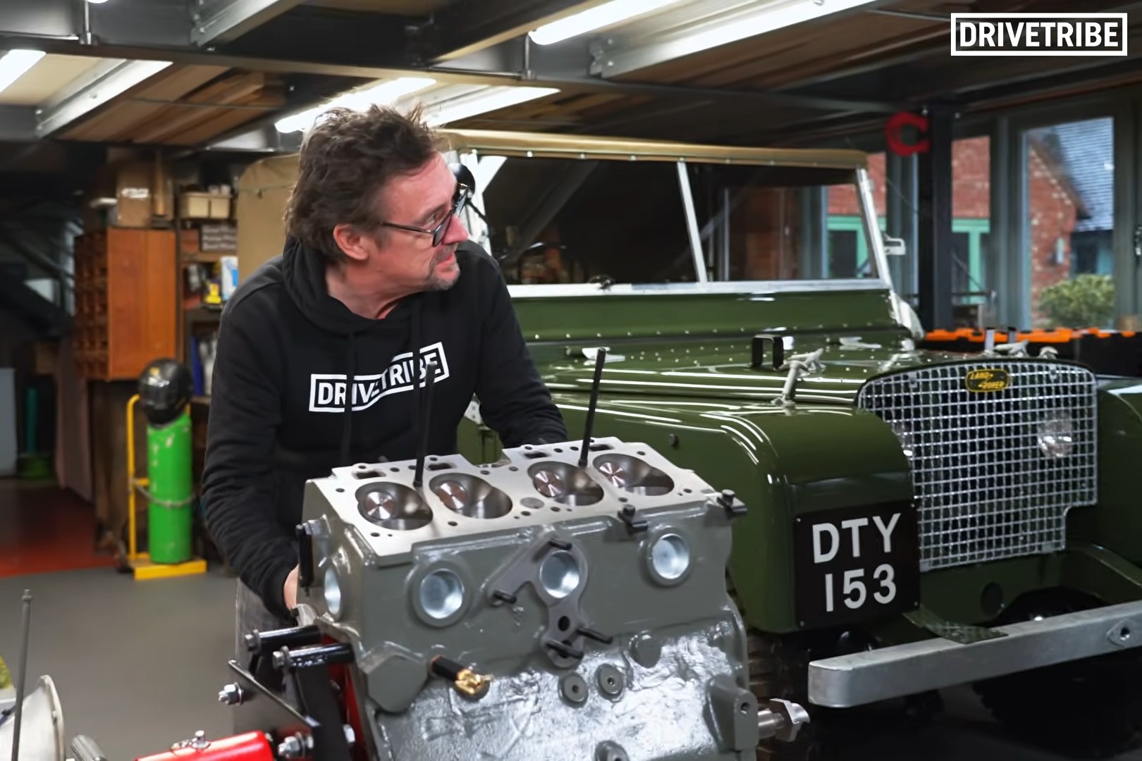 Richard Hammond Rebuilds The Top Gear Land Rover's Engine